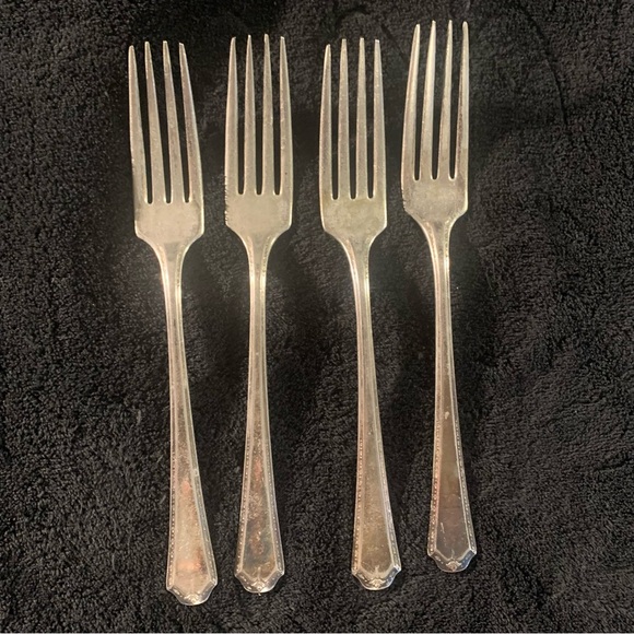 Oneida | Dining | 4 Forks Vintage Tudor Plate Oneida Community Made ...